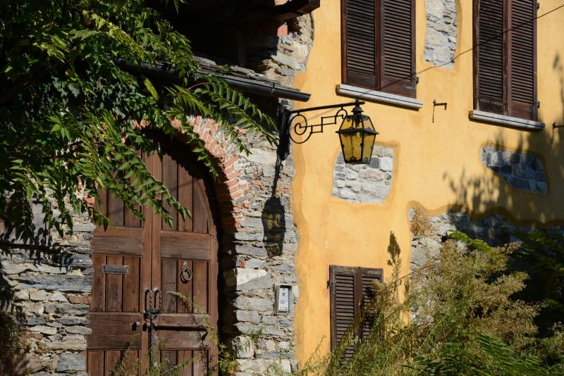 [Raggio d'oro Pettenasco Legro] | [Lago d'Orta]